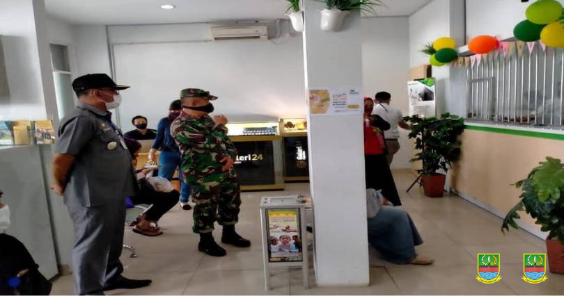 Camat Cikarang Utara Aktif Terjun ke Lapangan Pantau Pencegahan Covid-19 Camat Cikarang Utara Aktif Terjun ke Lapangan Pantau Pencegahan Covid-19