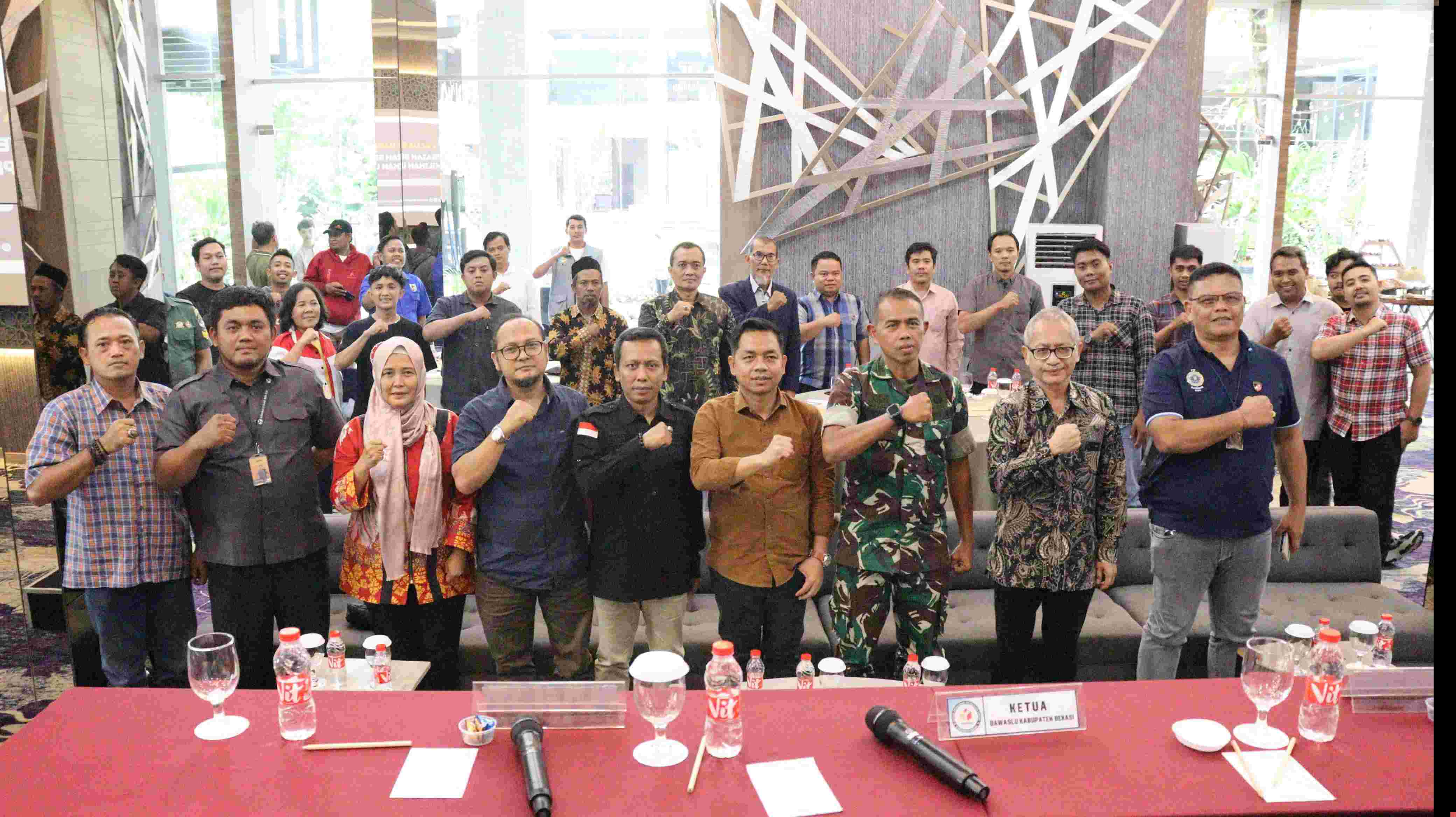 Bawaslu Kabupaten Bekasi Gelar Evaluasi Penyelesaian Sengketa Pemilu Bawaslu Kabupaten Bekasi Gelar Evaluasi Penyelesaian Sengketa Pemilu