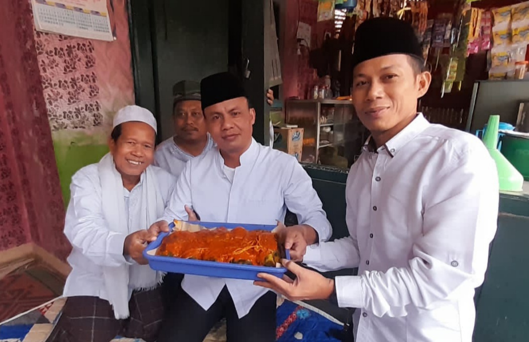 Sambil Subuh Keliling, Camat Cabangbungin Bertemu Pelaku UMKM Sambil Subuh Keliling, Camat Cabangbungin Bertemu Pelaku UMKM