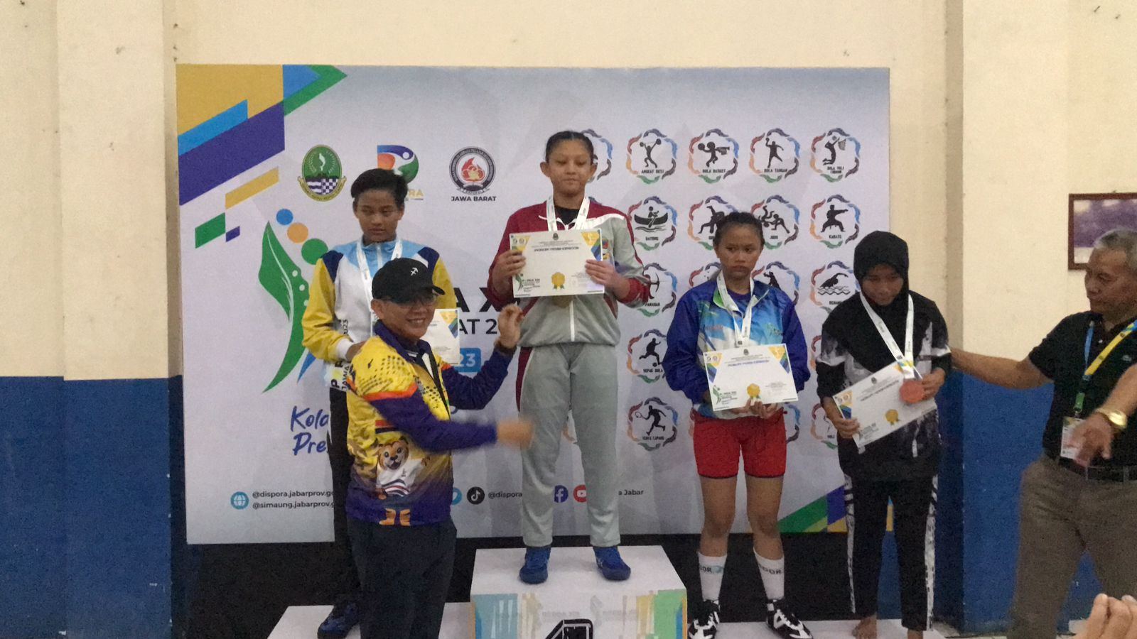 Cabor Renang Kabupaten Bekasi Raih Medali Emas Pertama POPDA Jabar 2023