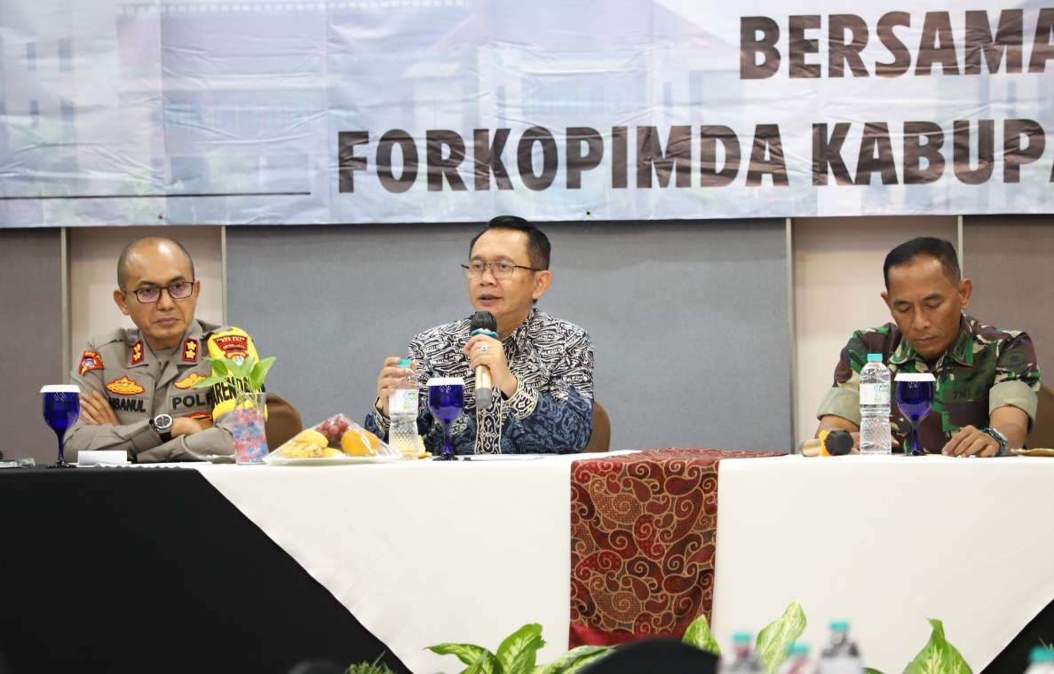 Antisipasi Pelaksanaan Pemilu 2024 di Puncak Musim Hujan, Pj Bupati Bekasi Gelar Rapat dengan ...