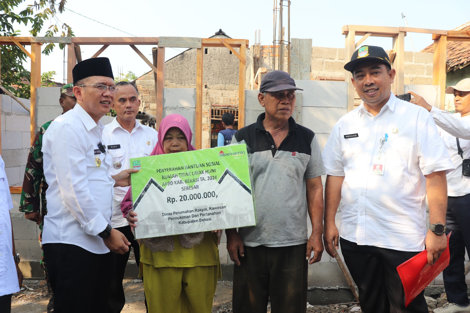 Tinjau Rutilahu di Babelan, Dani Ramdan: Program Rutilahu Tuntaskan ...
